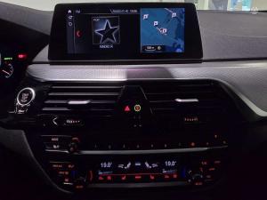 Синий БМВ M550 2019 в Шяуляй, объемом двигателя 2.99 л и пробегом 186 тыс. км за 32400 €, фото 22 на AUTOMOTO.COM.LV