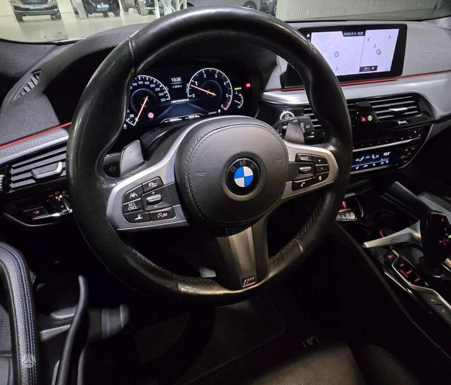 Синий БМВ M550 2019 в Шяуляй, объемом двигателя 2.99 л и пробегом 186 тыс. км за 32400 €, фото 33 на AUTOMOTO.COM.LV