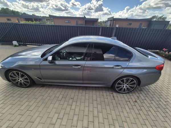 Grey BMW M550 2017 in Kaisiadorys, with an engine capacity of 4.40 L and mileage of 156 thousand km for 26000 €, photo 2 on AUTOMOTO.COM.LV