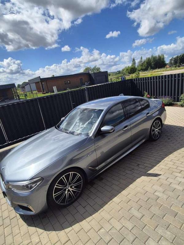 Grey BMW M550 2017 in Kaisiadorys, with an engine capacity of 4.40 L and mileage of 156 thousand km for 26000 €, photo 6 on AUTOMOTO.COM.LV
