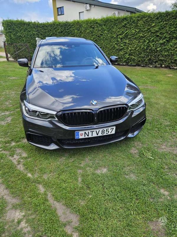 Серый БМВ M550 2017 в Каунас, объемом двигателя 4.40 л и пробегом 127 тыс. км за 28600 €, фото 1 на AUTOMOTO.COM.LV