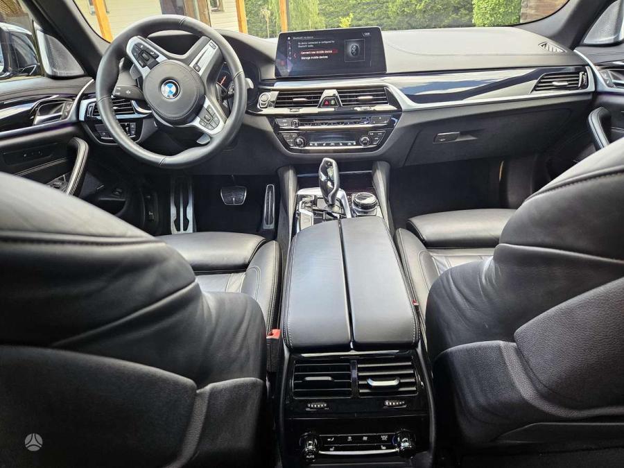 Серый БМВ M550 2017 в Каунас, объемом двигателя 4.40 л и пробегом 127 тыс. км за 28600 €, фото 7 на AUTOMOTO.COM.LV