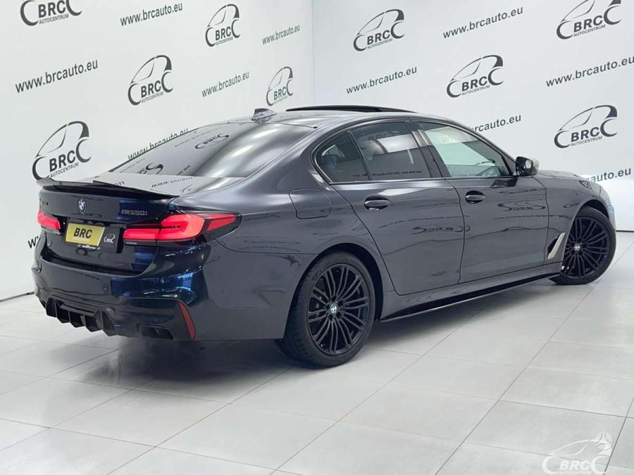 Pelēks BMW M550 2018 Viļņa, ar dzinēja tilpumu 4.40 L un nobraukumu 63 tūkst. km par 29900 €, foto 4 vietnē AUTOMOTO.COM.LV