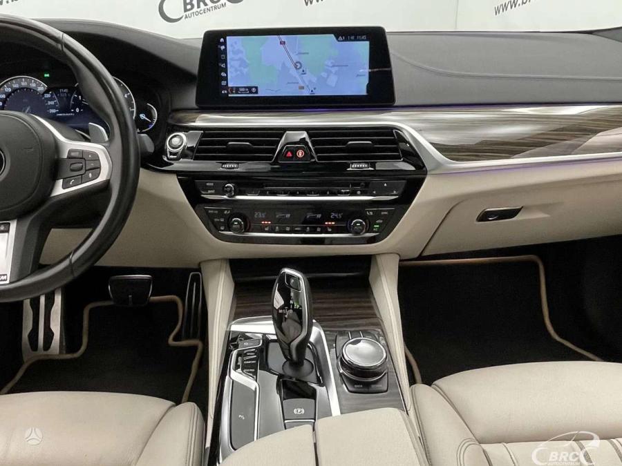 Pelēks BMW M550 2018 Viļņa, ar dzinēja tilpumu 4.40 L un nobraukumu 63 tūkst. km par 29900 €, foto 17 vietnē AUTOMOTO.COM.LV