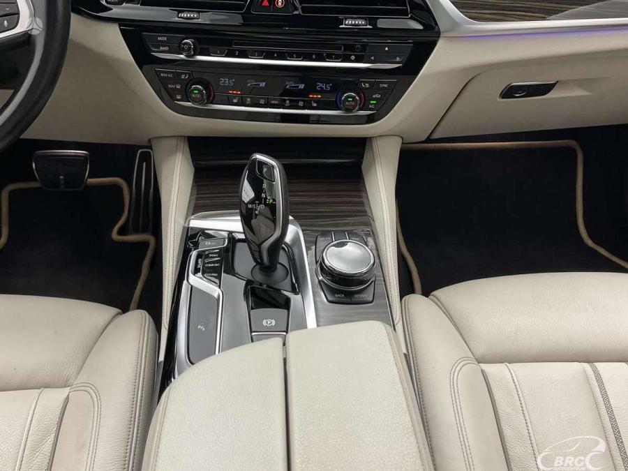Pelēks BMW M550 2018 Viļņa, ar dzinēja tilpumu 4.40 L un nobraukumu 63 tūkst. km par 29900 €, foto 20 vietnē AUTOMOTO.COM.LV