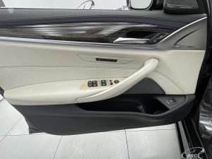 Pelēks BMW M550 2018 Viļņa, ar dzinēja tilpumu 4.40 L un nobraukumu 63 tūkst. km par 29900 €, foto 22 vietnē AUTOMOTO.COM.LV