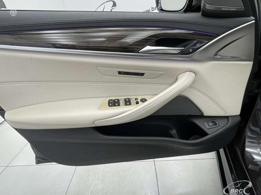 Pelēks BMW M550 2018 Viļņa, ar dzinēja tilpumu 4.40 L un nobraukumu 63 tūkst. km par 29900 €, foto 22 vietnē AUTOMOTO.COM.LV