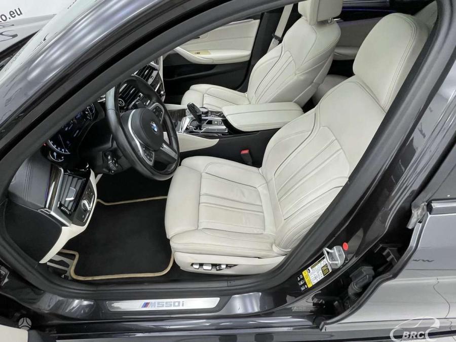 Pelēks BMW M550 2018 Viļņa, ar dzinēja tilpumu 4.40 L un nobraukumu 63 tūkst. km par 29900 €, foto 23 vietnē AUTOMOTO.COM.LV