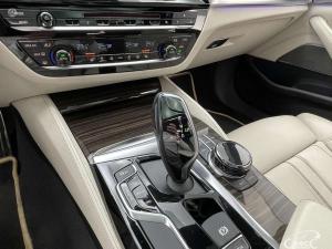 Pelēks BMW M550 2018 Viļņa, ar dzinēja tilpumu 4.40 L un nobraukumu 63 tūkst. km par 29900 €, foto 29 vietnē AUTOMOTO.COM.LV