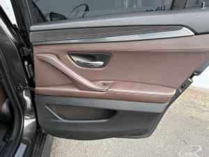 Grey BMW M550 2013 in Klaipeda, with an engine capacity of 2.99 L and mileage of 320 thousand km for 9900 €, photo 12 on AUTOMOTO.COM.LV