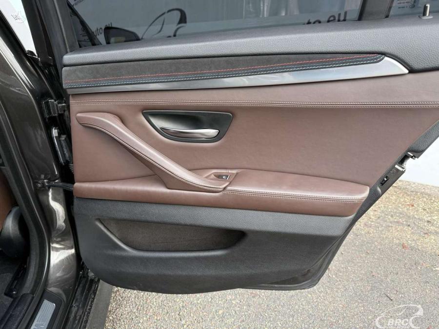 Grey BMW M550 2013 in Klaipeda, with an engine capacity of 2.99 L and mileage of 320 thousand km for 9900 €, photo 12 on AUTOMOTO.COM.LV