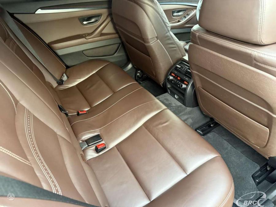 Grey BMW M550 2013 in Klaipeda, with an engine capacity of 2.99 L and mileage of 320 thousand km for 9900 €, photo 13 on AUTOMOTO.COM.LV