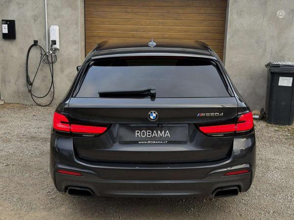 Pelēks BMW M550 2019 Šauļi, ar dzinēja tilpumu 2.99 L un nobraukumu 114 tūkst. km par 29990 €, foto 4 vietnē AUTOMOTO.COM.LV