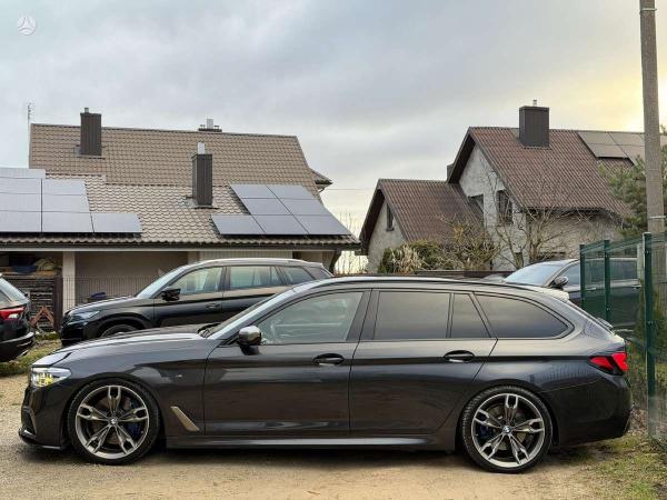 Pelēks BMW M550 2019 Šauļi, ar dzinēja tilpumu 2.99 L un nobraukumu 114 tūkst. km par 29990 €, foto 6 vietnē AUTOMOTO.COM.LV