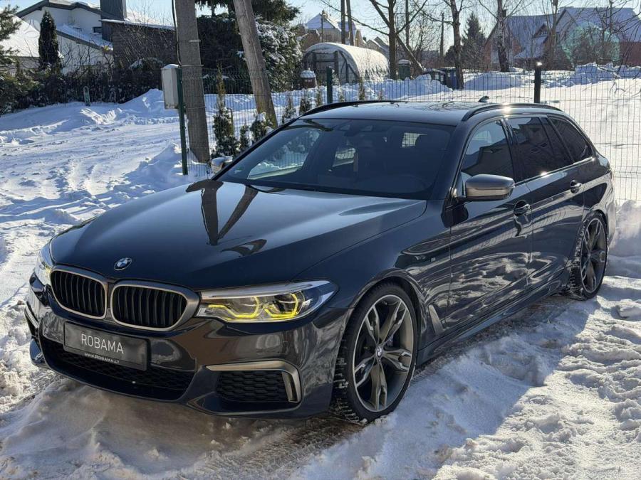 Grey BMW M550 2019 in Siauliai, with an engine capacity of 2.99 L and mileage of 115 thousand km for 29900 €, photo 7 on AUTOMOTO.COM.LV