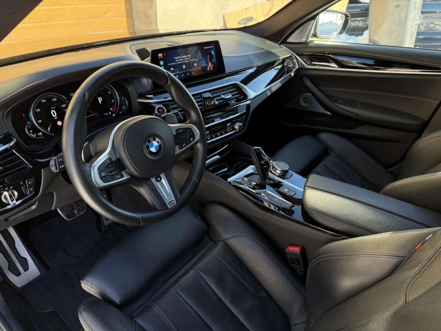 Grey BMW M550 2019 in Siauliai, with an engine capacity of 2.99 L and mileage of 115 thousand km for 29900 €, photo 10 on AUTOMOTO.COM.LV