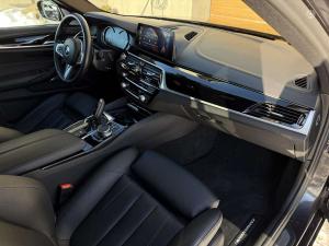 Grey BMW M550 2019 in Siauliai, with an engine capacity of 2.99 L and mileage of 115 thousand km for 29900 €, photo 20 on AUTOMOTO.COM.LV