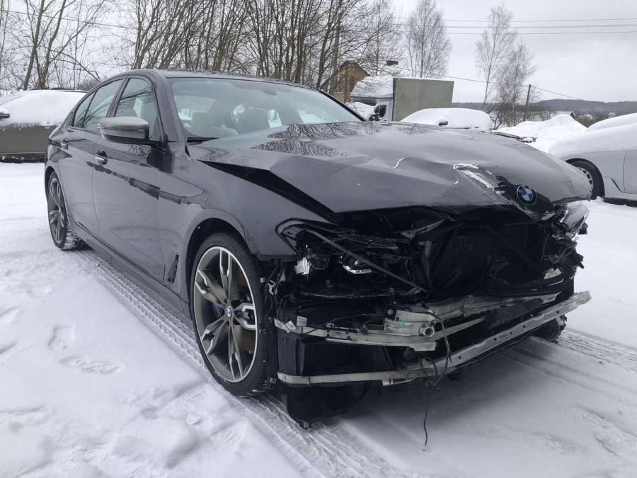 BMW M550 2018 in Vilnius, with an engine capacity of 4.40 L and mileage of 83 thousand km for 17500 €, photo 3 on AUTOMOTO.COM.LV