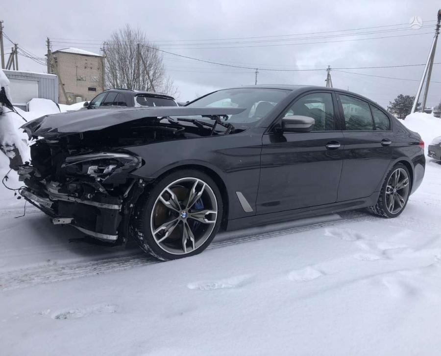 BMW M550 2018 in Vilnius, with an engine capacity of 4.40 L and mileage of 83 thousand km for 17500 €, photo 5 on AUTOMOTO.COM.LV