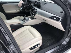 BMW M550 2018 in Vilnius, with an engine capacity of 4.40 L and mileage of 83 thousand km for 17500 €, photo 16 on AUTOMOTO.COM.LV