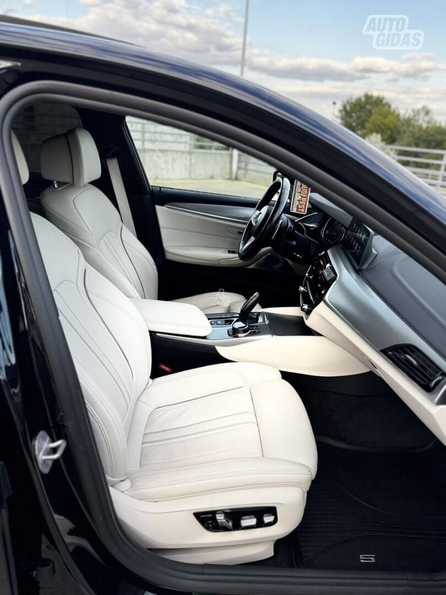 BMW M550 2018 in Klaipeda, with an engine capacity of 4.40 L and mileage of 101 thousand km for 33500 €, photo 13 on AUTOMOTO.COM.LV