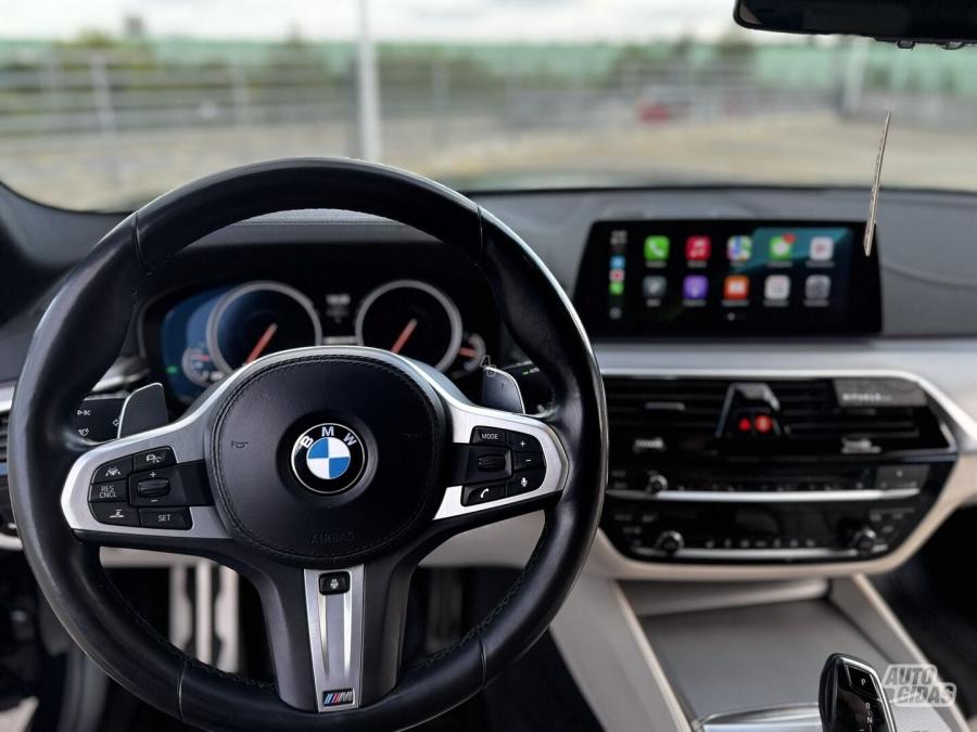 BMW M550 2018 in Klaipeda, with an engine capacity of 4.40 L and mileage of 101 thousand km for 33500 €, photo 16 on AUTOMOTO.COM.LV
