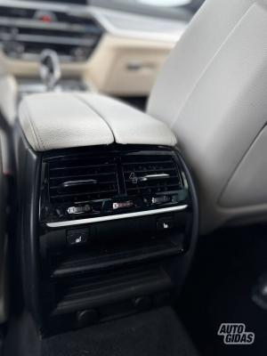 BMW M550 2018 in Klaipeda, with an engine capacity of 4.40 L and mileage of 101 thousand km for 33500 €, photo 19 on AUTOMOTO.COM.LV