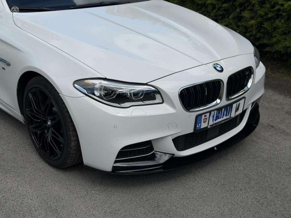 White BMW M550 2015 in Vilnius, with an engine capacity of 3.00 L and mileage of 274 thousand km for 15300 €, photo 2 on AUTOMOTO.COM.LV