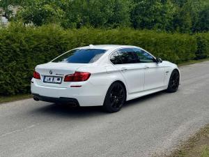 White BMW M550 2015 in Vilnius, with an engine capacity of 3.00 L and mileage of 274 thousand km for 15300 €, photo 7 on AUTOMOTO.COM.LV