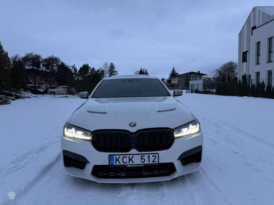 Balts BMW M550 2018 Kauņa, ar dzinēja tilpumu 4.40 L un nobraukumu 155 tūkst. km par 36000 €, foto 5 vietnē AUTOMOTO.COM.LV