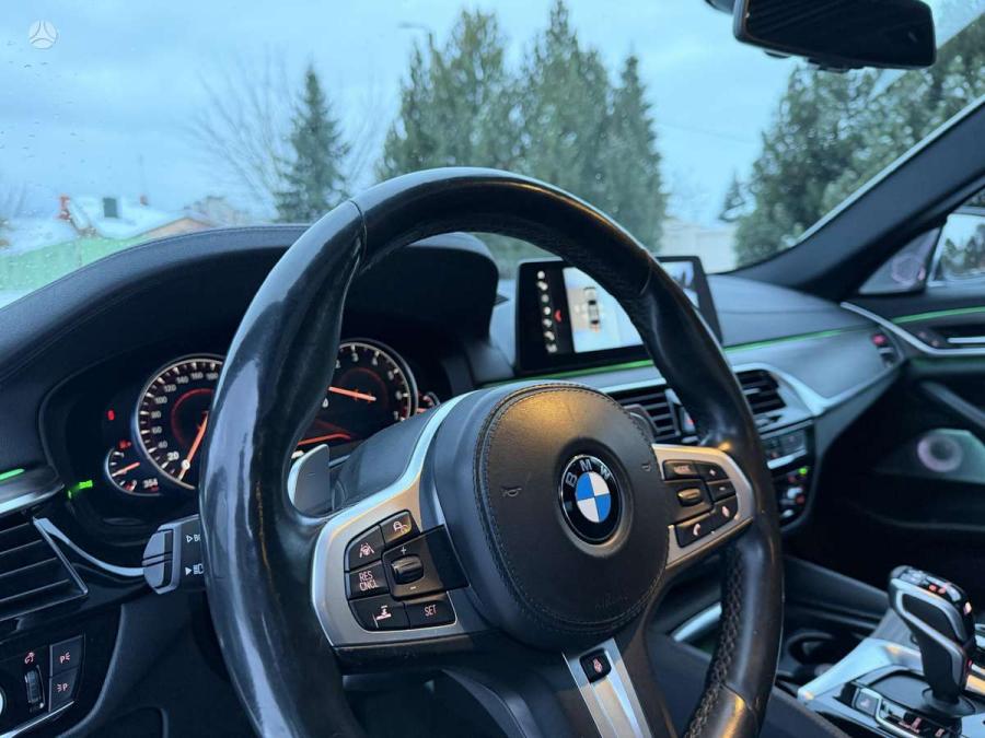 Balts BMW M550 2018 Kauņa, ar dzinēja tilpumu 4.40 L un nobraukumu 155 tūkst. km par 36000 €, foto 15 vietnē AUTOMOTO.COM.LV