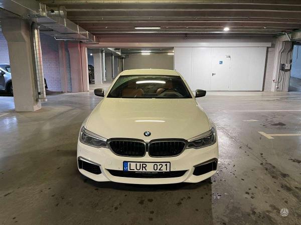 White BMW M550 2018 in Vilnius, with an engine capacity of 4.40 L and mileage of 127 thousand km for 28000 €, photo 3 on AUTOMOTO.COM.LV