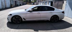 Balts BMW M550 2018 Panevēža, ar dzinēja tilpumu 4.40 L un nobraukumu 167 tūkst. km par 14400 €, foto 8 vietnē AUTOMOTO.COM.LV