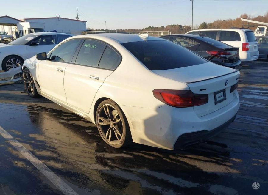 White BMW M550 2018 in Panevezys, with an engine capacity of 4.40 L and mileage of 167 thousand km for 14600 €, photo 4 on AUTOMOTO.COM.LV