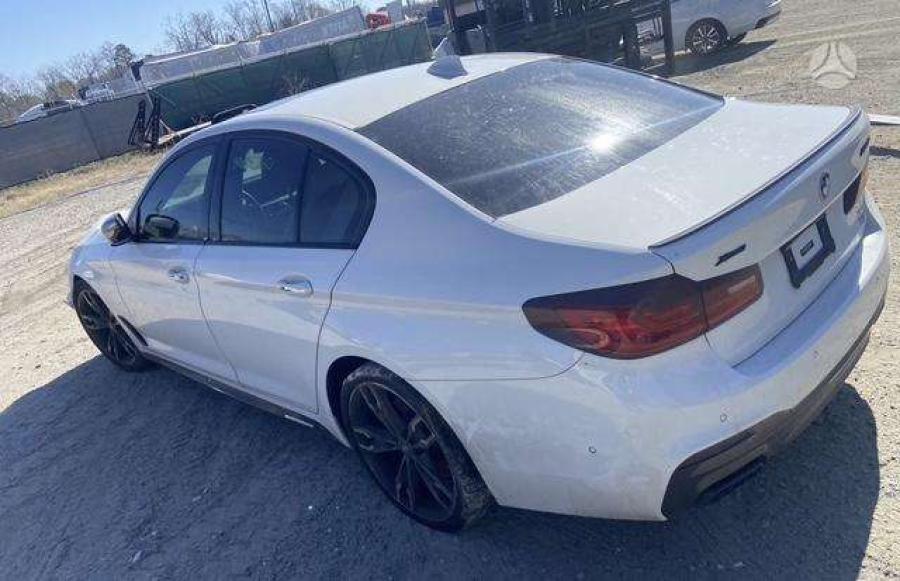 White BMW M550 2018 in Panevezys, with an engine capacity of 4.40 L and mileage of 167 thousand km for 14600 €, photo 17 on AUTOMOTO.COM.LV