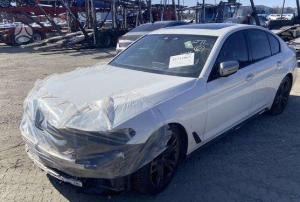 White BMW M550 2018 in Panevezys, with an engine capacity of 4.40 L and mileage of 167 thousand km for 14600 €, photo 18 on AUTOMOTO.COM.LV