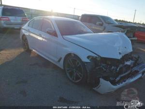 Balts BMW M550 2019 Avižieniai, ar dzinēja tilpumu 4.40 L un nobraukumu 103 tūkst. km par 27000 €, foto 33 vietnē AUTOMOTO.COM.LV