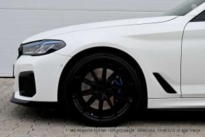 Balts BMW M550 2021 Kretinga, ar dzinēja tilpumu 4.40 L un nobraukumu 84 tūkst. km par 42999 €, foto 16 vietnē AUTOMOTO.COM.LV