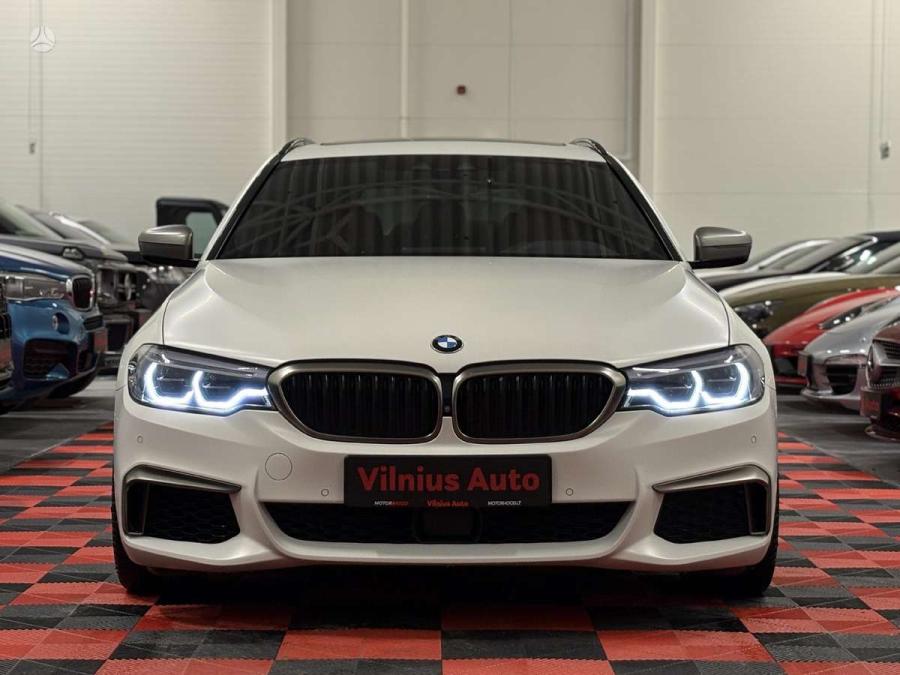 Balts BMW M550 2018 Viļņa, ar dzinēja tilpumu 2.99 L un nobraukumu 176 tūkst. km par 27550 €, foto 2 vietnē AUTOMOTO.COM.LV