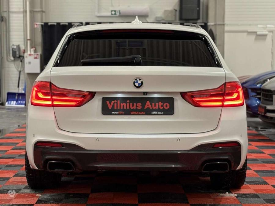 Balts BMW M550 2018 Viļņa, ar dzinēja tilpumu 2.99 L un nobraukumu 176 tūkst. km par 27550 €, foto 5 vietnē AUTOMOTO.COM.LV