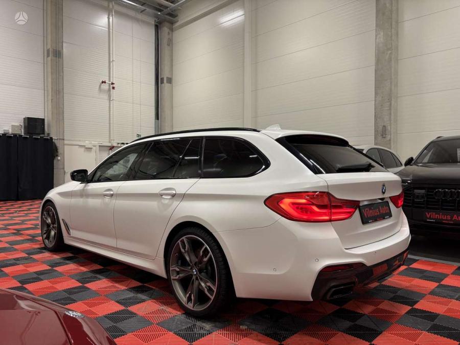 Balts BMW M550 2018 Viļņa, ar dzinēja tilpumu 2.99 L un nobraukumu 176 tūkst. km par 27550 €, foto 6 vietnē AUTOMOTO.COM.LV