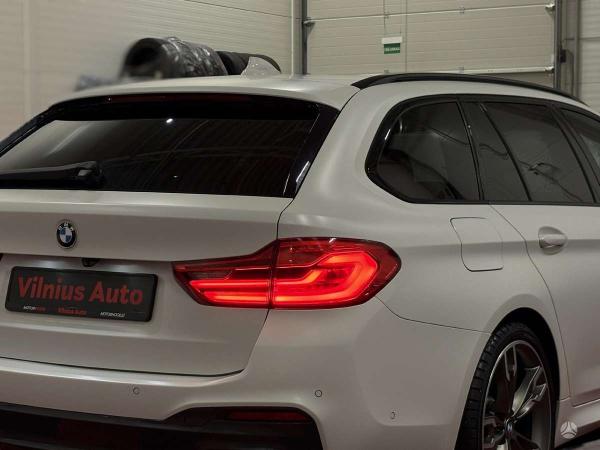 White BMW M550 2018 in Vilnius, with an engine capacity of 2.99 L and mileage of 176 thousand km for 27550 €, photo 8 on AUTOMOTO.COM.LV