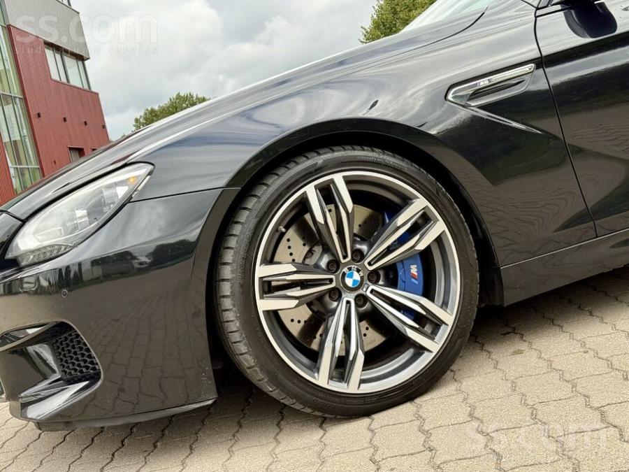 Black BMW M6 2014 in Riga, with an engine capacity of 4.40 L and mileage of 182 thousand km for 24500 €, photo 5 on AUTOMOTO.COM.LV