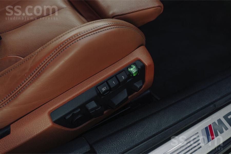 Black BMW M6 2016 in Riga, with an engine capacity of 4.40 L and mileage of 148 thousand km for 27000 €, photo 14 on AUTOMOTO.COM.LV