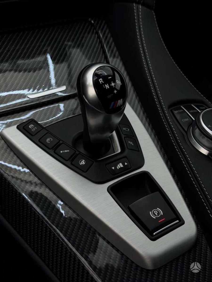 Blue BMW M6 2017 in Vilnius, with an engine capacity of 4.40 L and mileage of 145 thousand km for 32350 €, photo 23 on AUTOMOTO.COM.LV