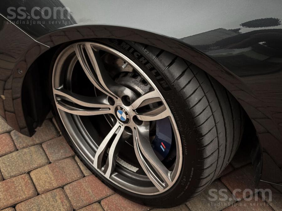 Grey BMW M6 2012 in Riga, with an engine capacity of 4.40 L and mileage of 144 thousand km for 24800 €, photo 12 on AUTOMOTO.COM.LV