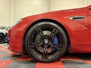 Sarkans BMW M6 2014 Viļņa, ar dzinēja tilpumu 4.40 L un nobraukumu 108 tūkst. km par 29999 €, foto 10 vietnē AUTOMOTO.COM.LV