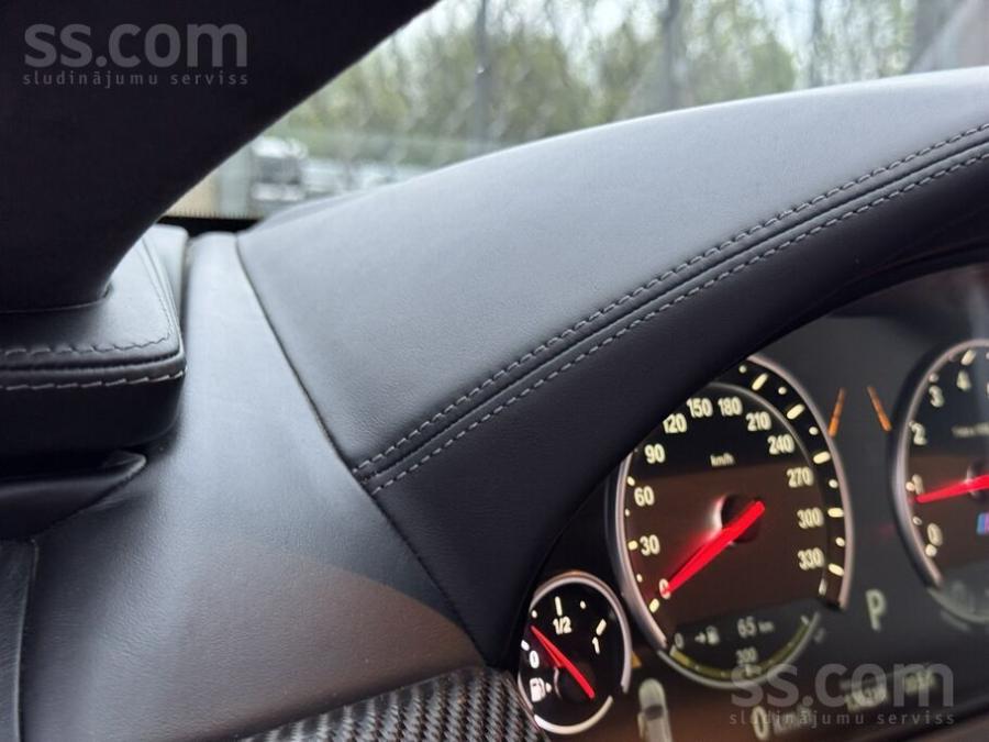 White BMW M6 2017 in Riga, with an engine capacity of 4.40 L and mileage of 136 thousand km for 38990 €, photo 19 on AUTOMOTO.COM.LV
