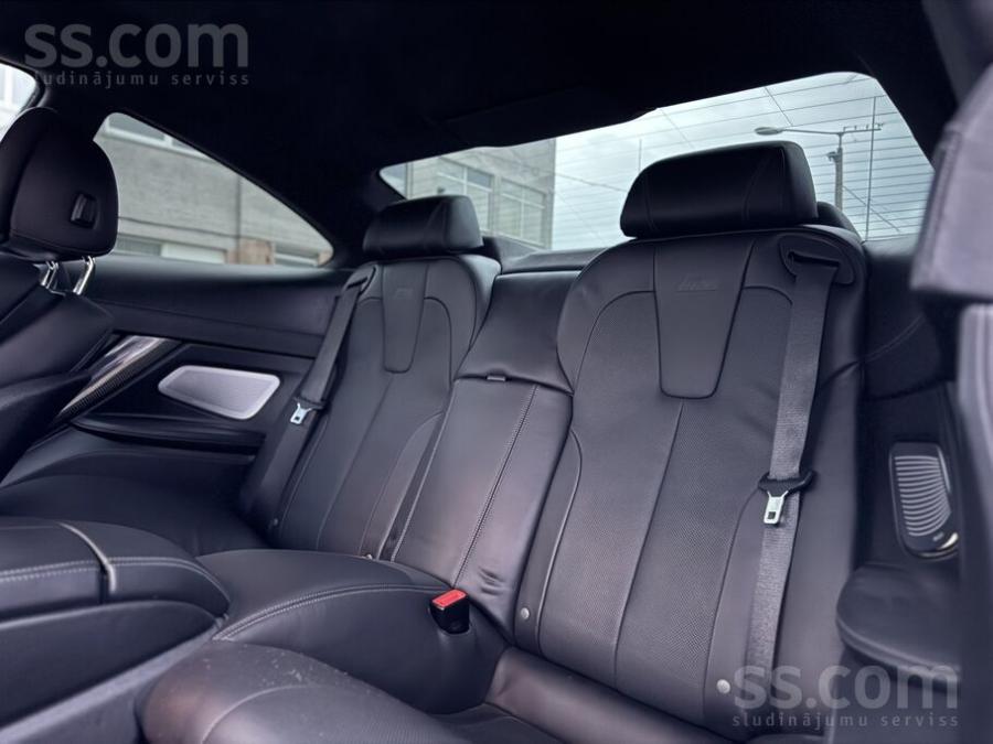 White BMW M6 2017 in Riga, with an engine capacity of 4.40 L and mileage of 136 thousand km for 38990 €, photo 32 on AUTOMOTO.COM.LV