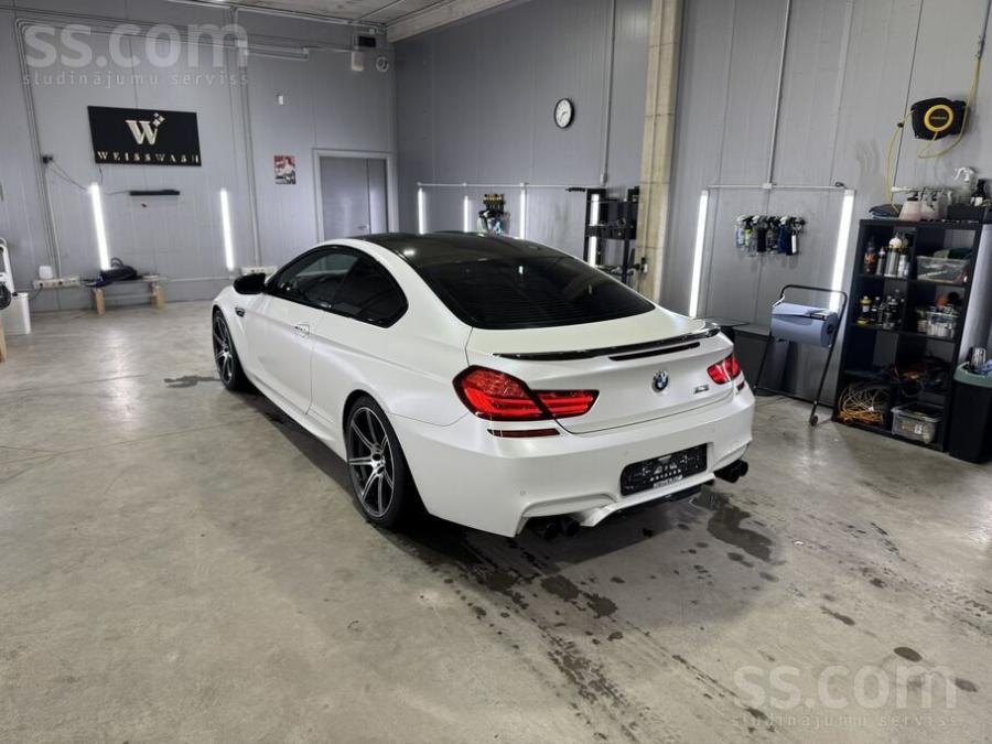 White BMW M6 2017 in Riga, with an engine capacity of 4.40 L and mileage of 136 thousand km for 39900 €, photo 3 on AUTOMOTO.COM.LV